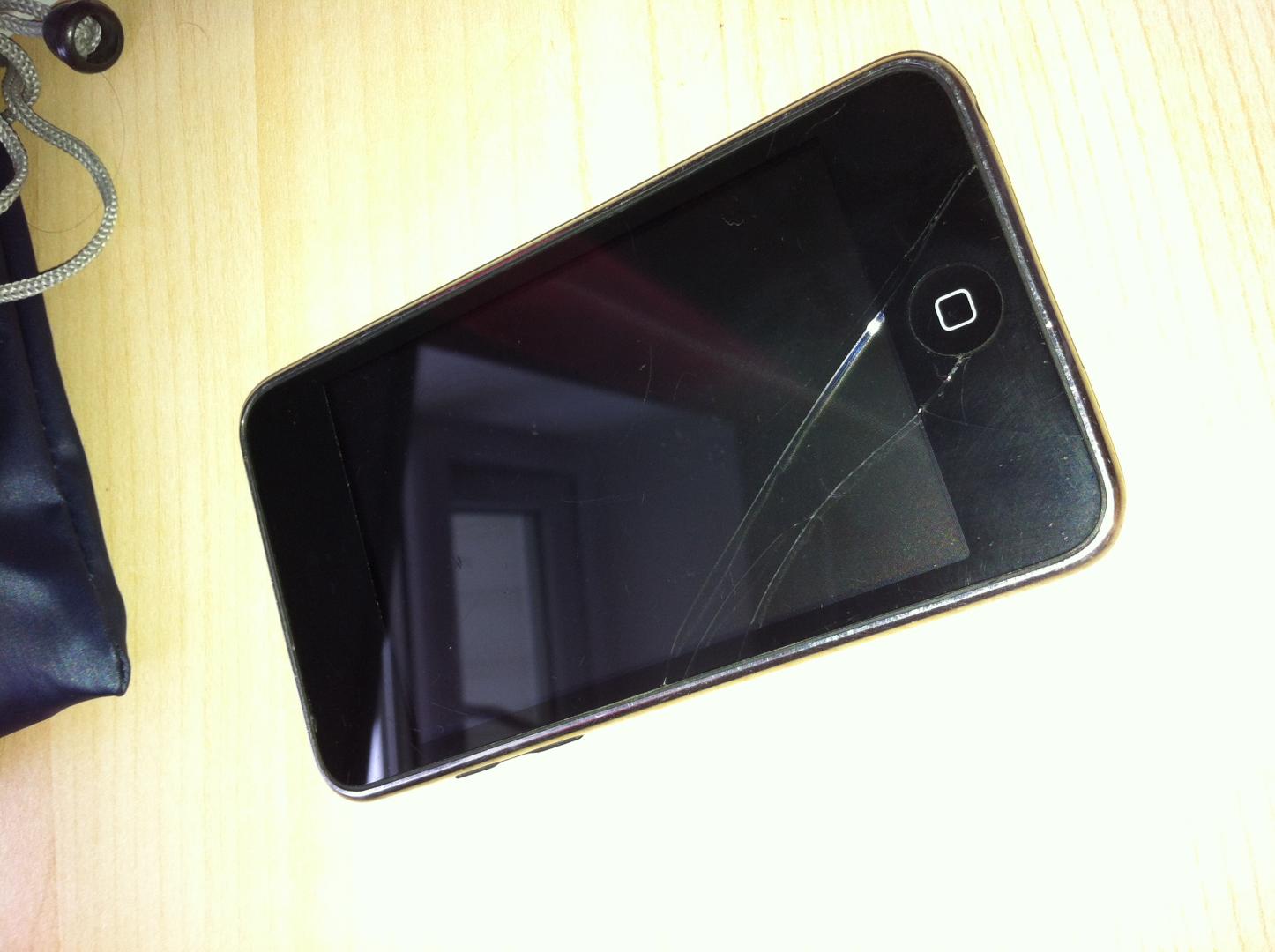 iPod Touch 2nd Generation cracked screen - iPhone - iOS/tvOS/watchOS ...