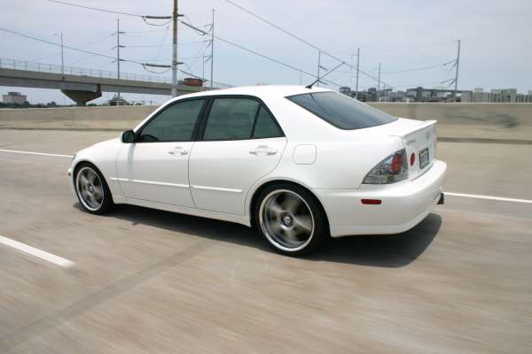 03 Lexus is300 - The Neobahn - Neowin