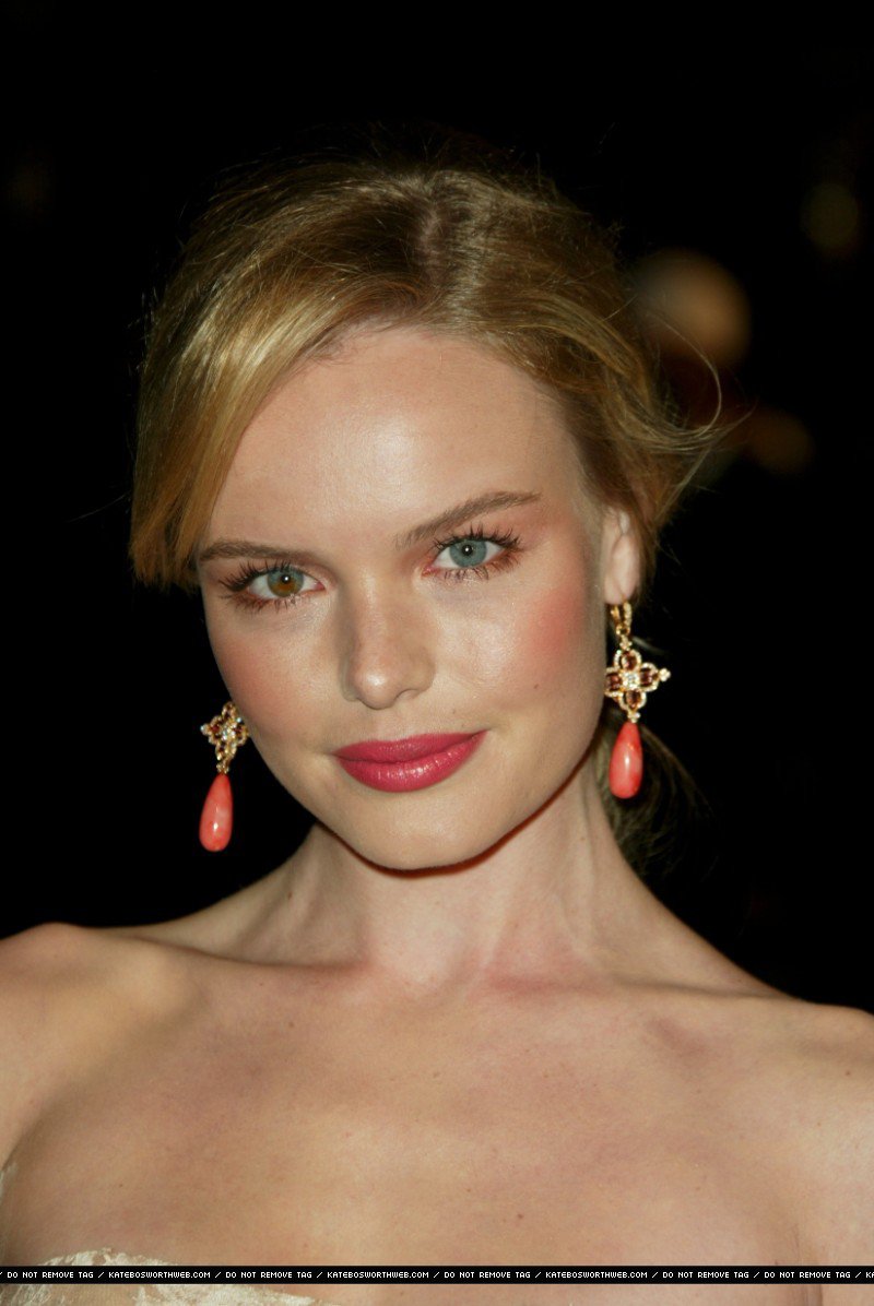 First pic of Lois Lane in Superman Returns - The Media Room - Neowin