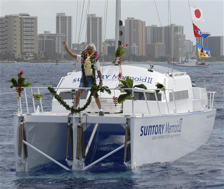 Sailor takes on Pacific in wave-powered boat - Real World News - Neowin