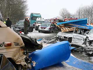 60 Cars Crash in Massive Pileup on Autobahn - The Neobahn - Neowin