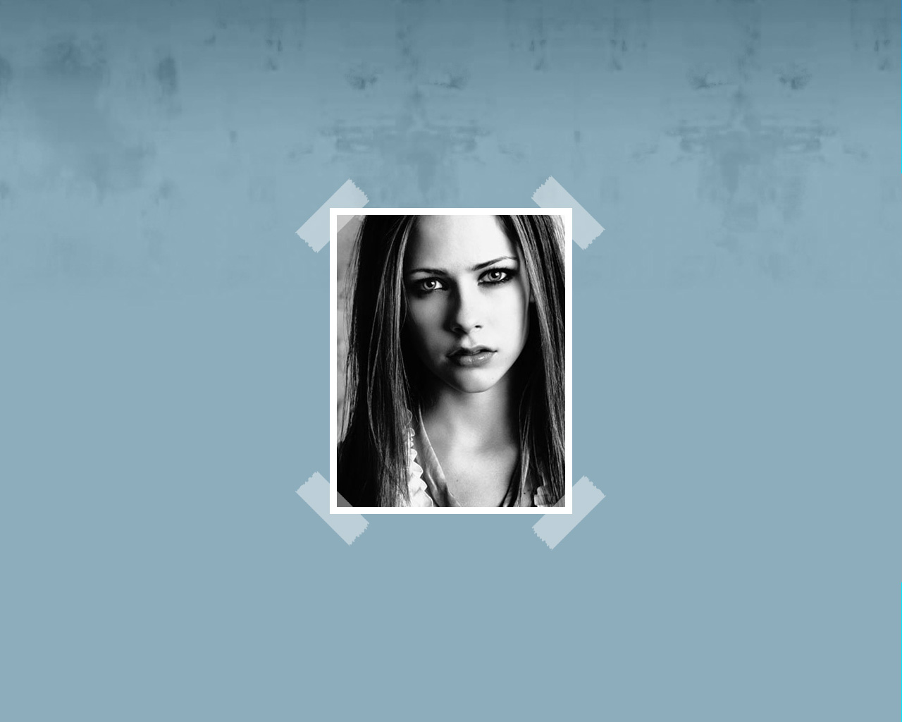 [Wallpaper] Avril Lavigne - Tips, Tweaks & Customization - Neowin