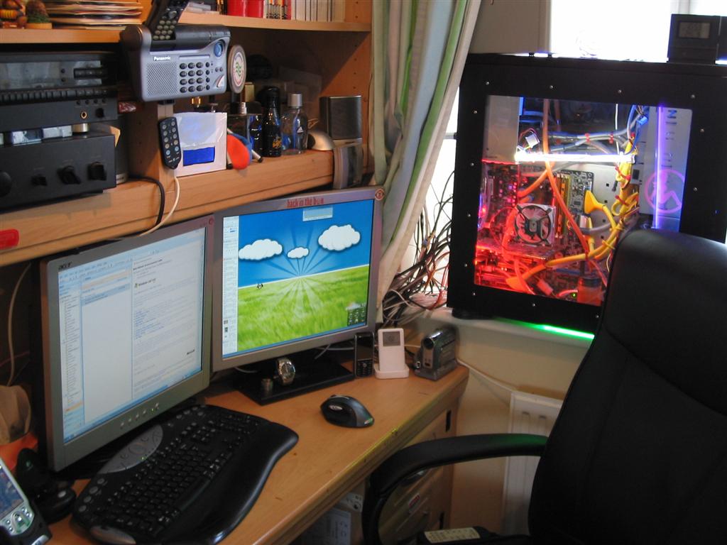 Post your workstations - Hardware Hangout - Neowin