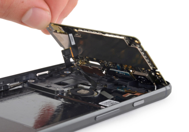 Google's Pixel XL gets dismantled in new teardown - Neowin