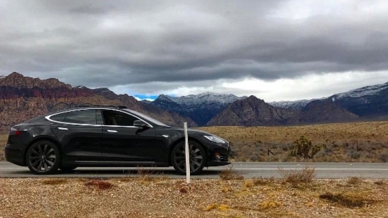 Tesla driver is stranded in the desert after a spectacular technology ...