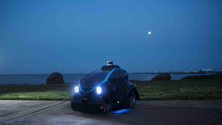 Introducing the O-R3, Dubai's miniature robot police car that can ...