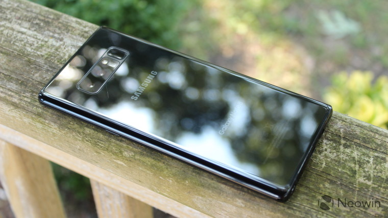 Samsung Galaxy Note8 review: An awesome phone with some design flaws ...