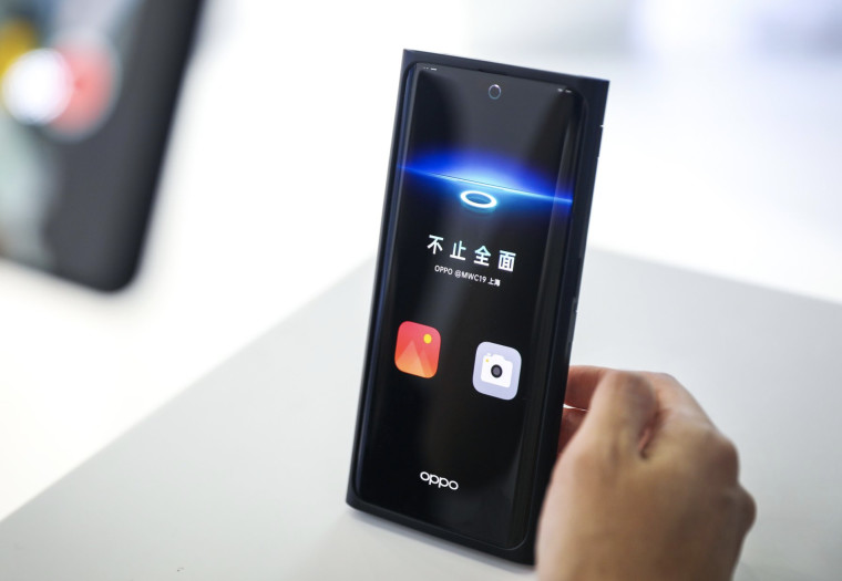 OPPO previews the future of its phones during MWC with its "under ...