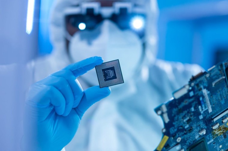 UK seeks to dominate chip industry with £1bn funding - Neowin