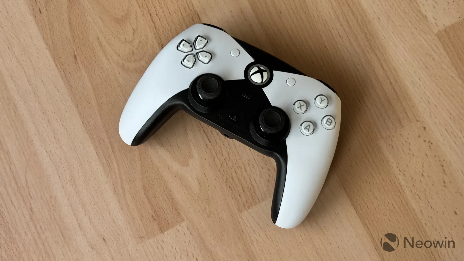 Hyperkin The Competitor review: a unique mix of Xbox and PlayStation ...