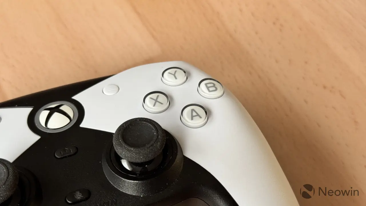 Hyperkin The Competitor review: a unique mix of Xbox and PlayStation ...