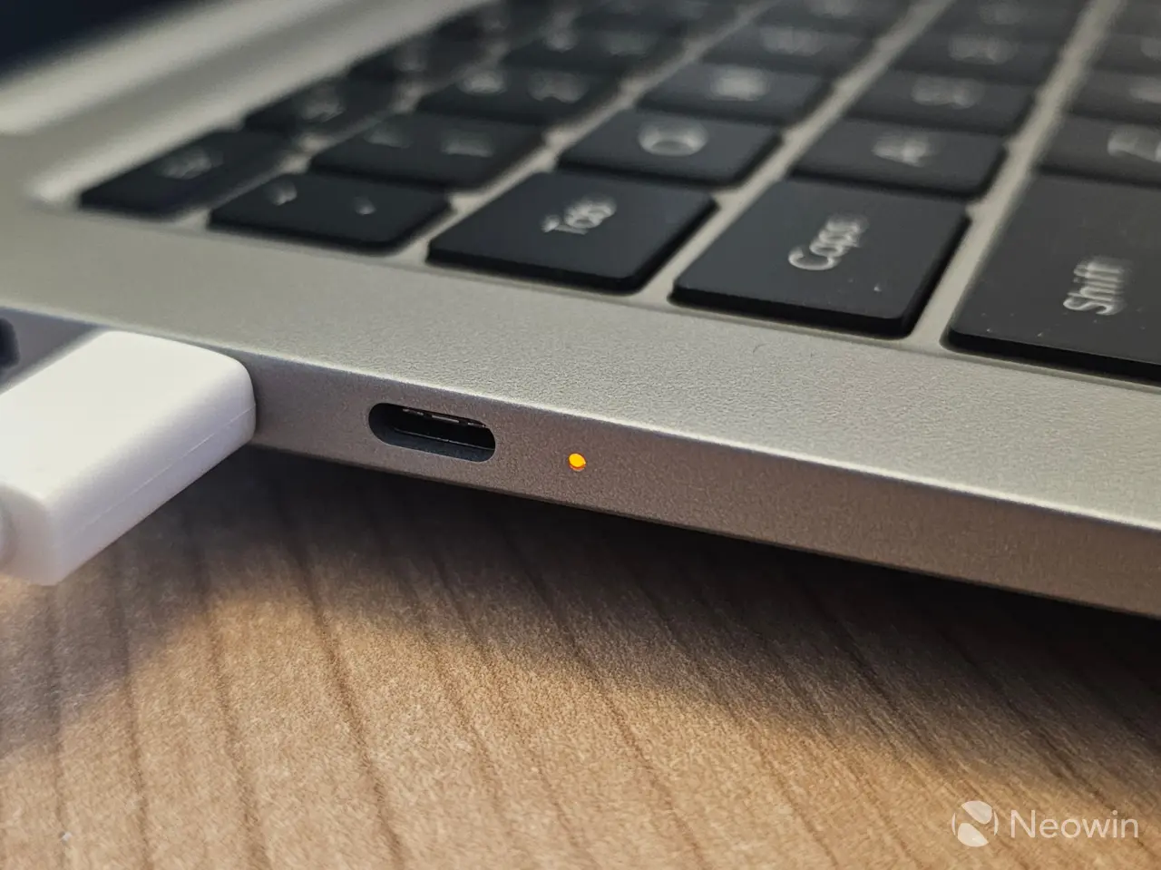 GEEKOM enters the ultra-thin laptop space with the stunning OLED X14 ...